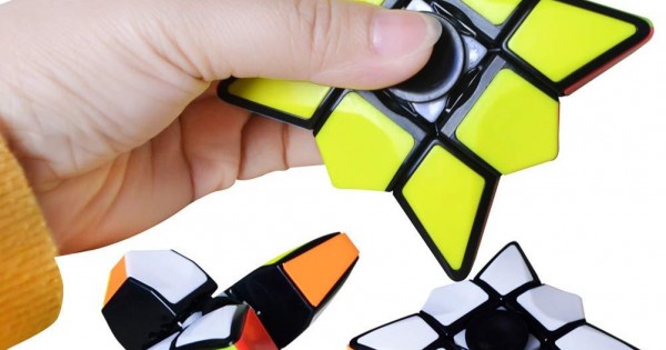 КУБЧЕ РУБИК СЪС СПИНЕР - Rubik's Cube Fidget Spinner